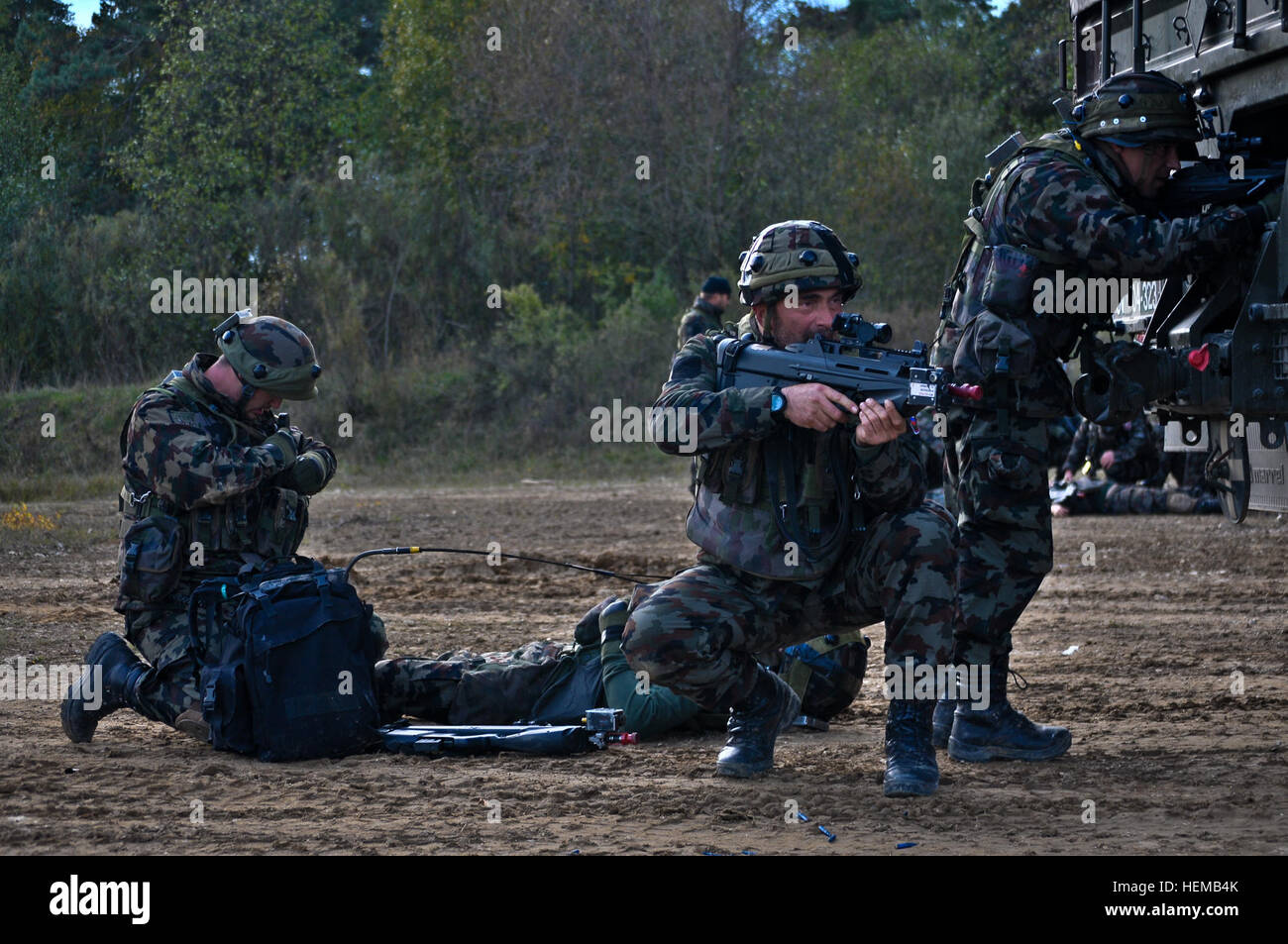 Slovenian soldiers attached to U.S. Army 2nd Cavalry Regiment pull ...