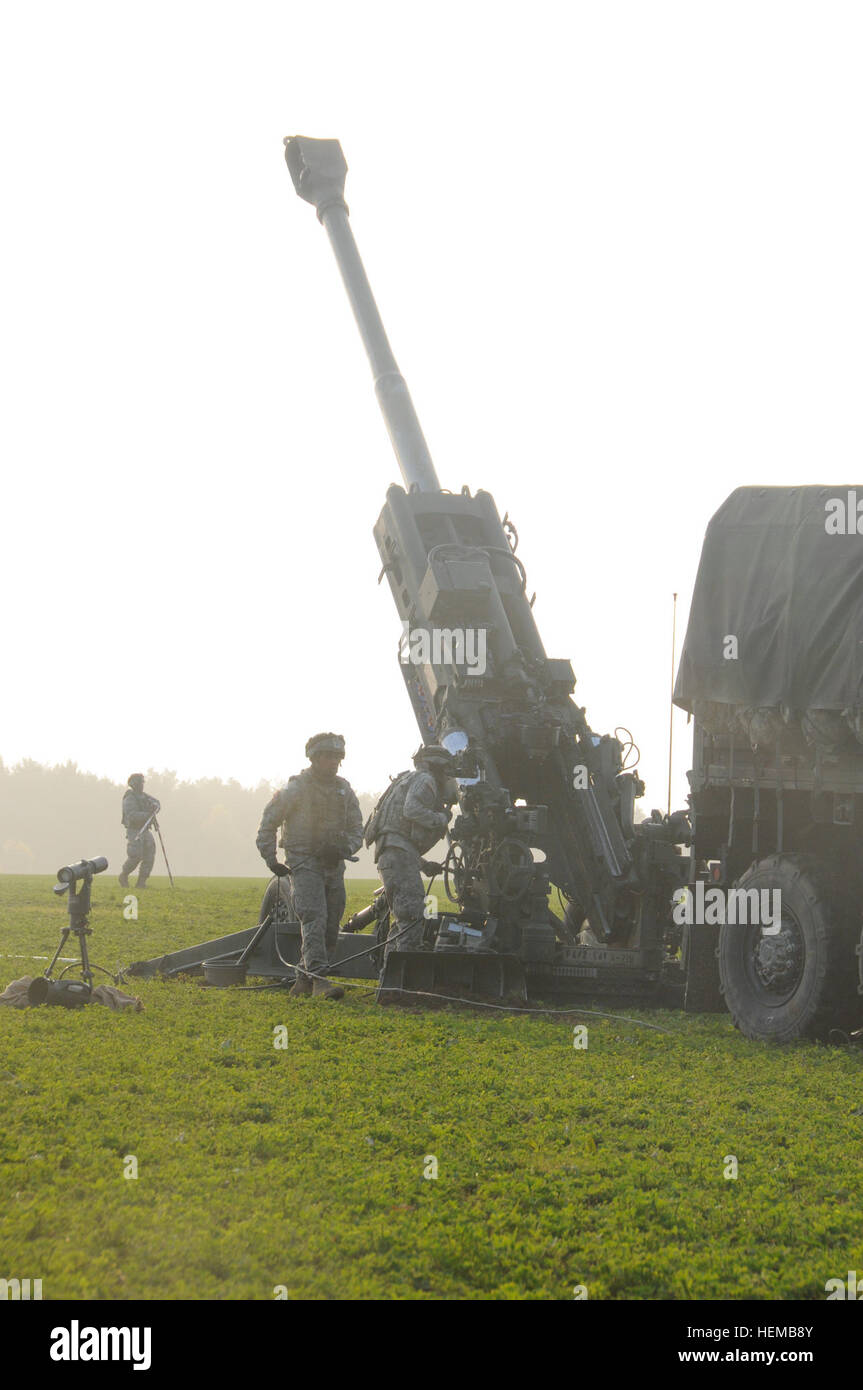 U.S. Army Soldiers from Charlie Battery, Field Artillery Squadron, 2nd ...