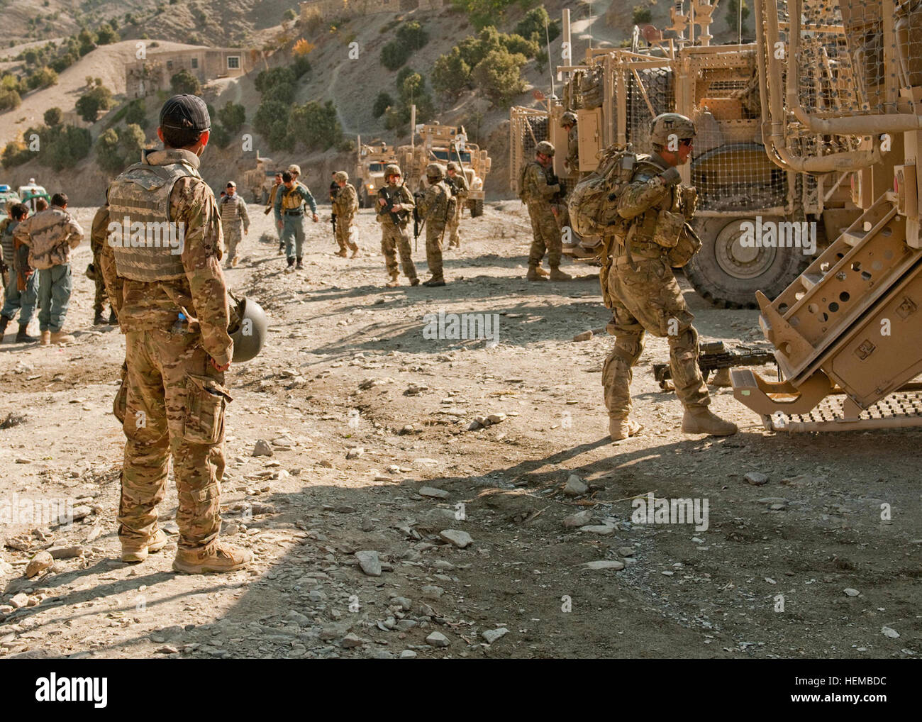 U.S. Army soldiers from Troop B, 1st Squadron, 33rd Cavalry Regiment ...