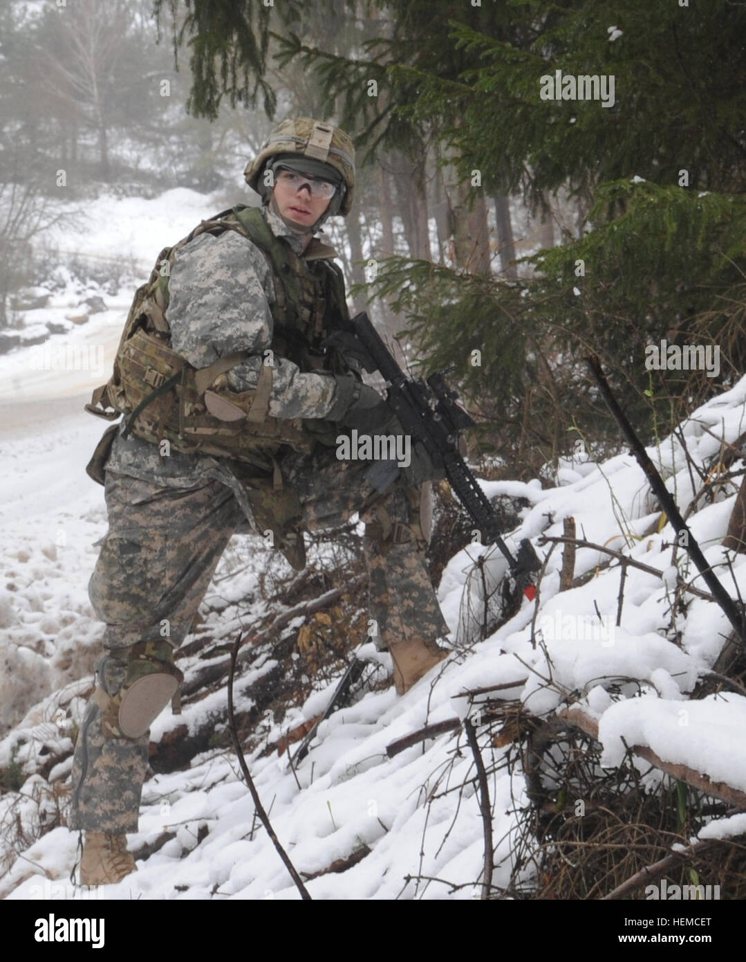 Soldiers from the 521st Engineer Company, 54th Engineer Battalion, 18th ...
