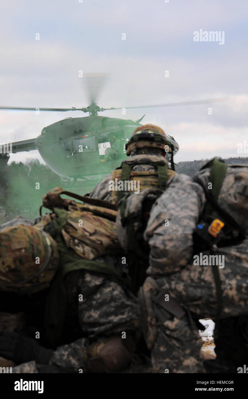 U.S. Army Soldiers from the 541st Engineer Company await medical ...