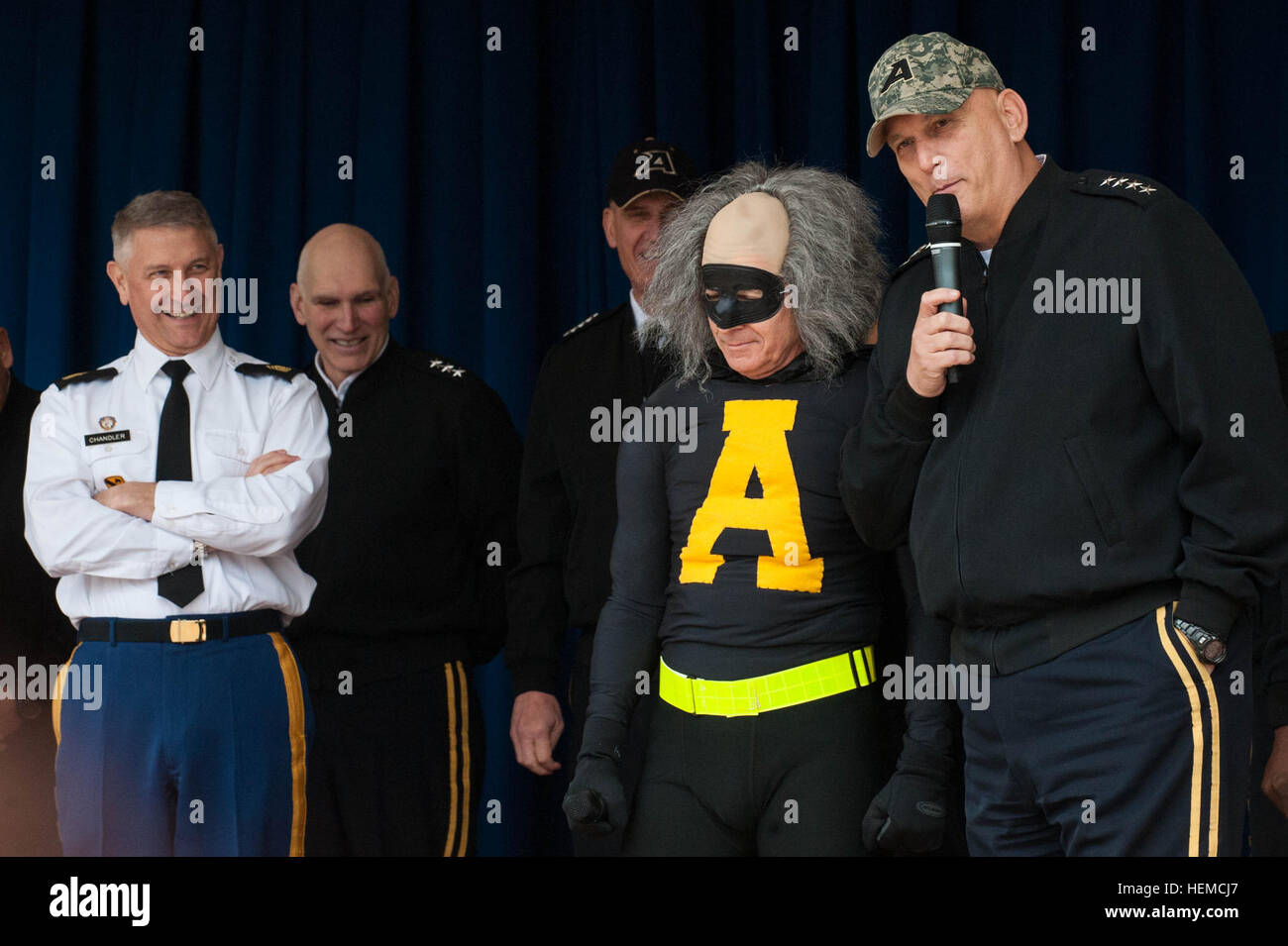 U.S. Army Gen. Raymond T. Odierno, right, the chief of staff of the ...