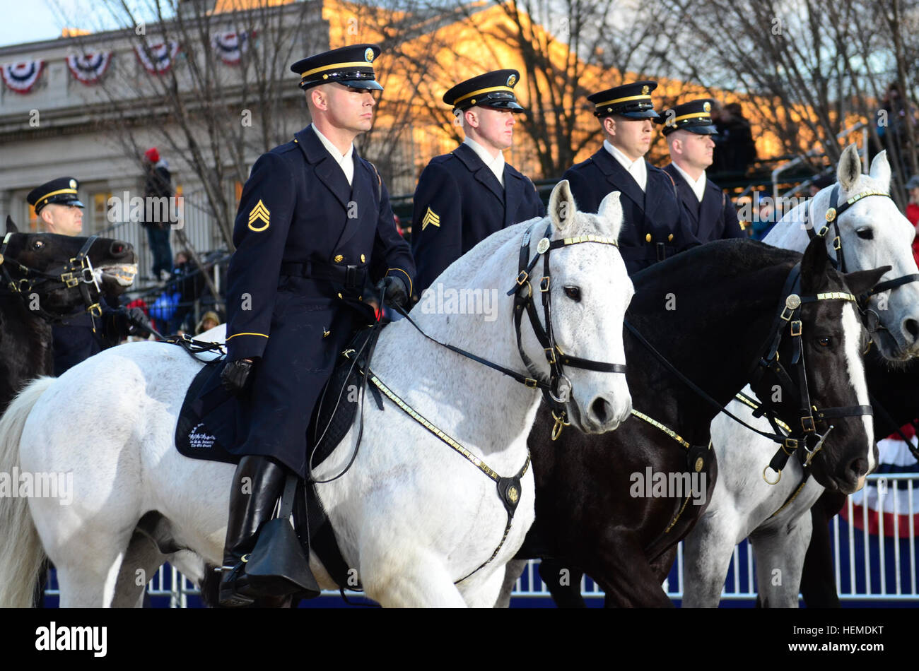 Soldiers from the 3rd U.S. Infantry Regiment "The Old Guard" Caisson ...