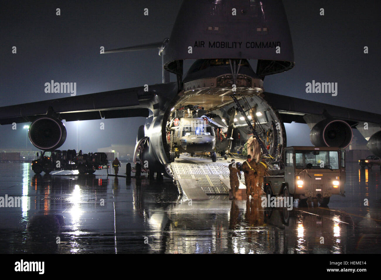 U s army aircraft crews hi-res stock photography and images - Alamy