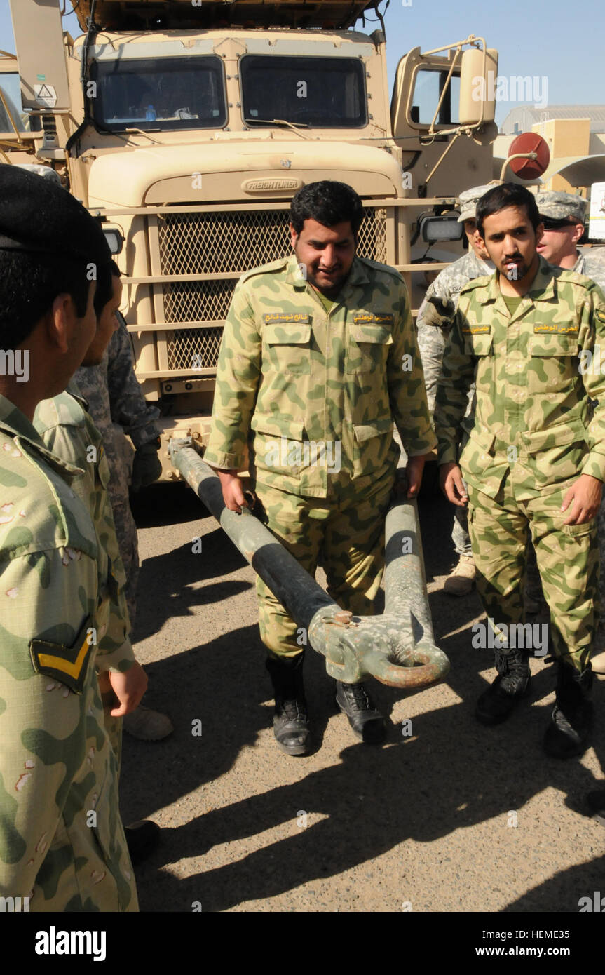 Soldiers from kuwait national hi-res stock photography and images - Alamy