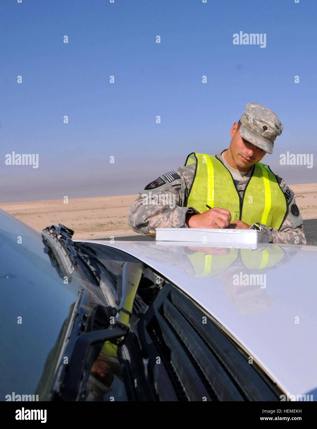 U.S. Army Military Police officers coordinate with Kuwaiti Police to ...
