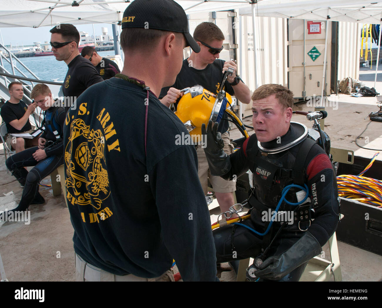 Army divers from the 74th Engineer Dive Detachment conduct underwater ...