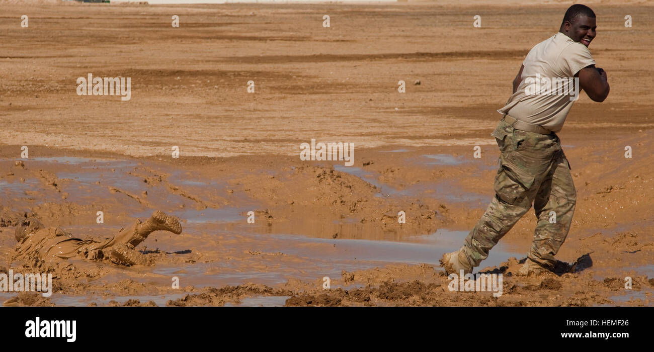 Military training mud hi-res stock photography and images - Alamy