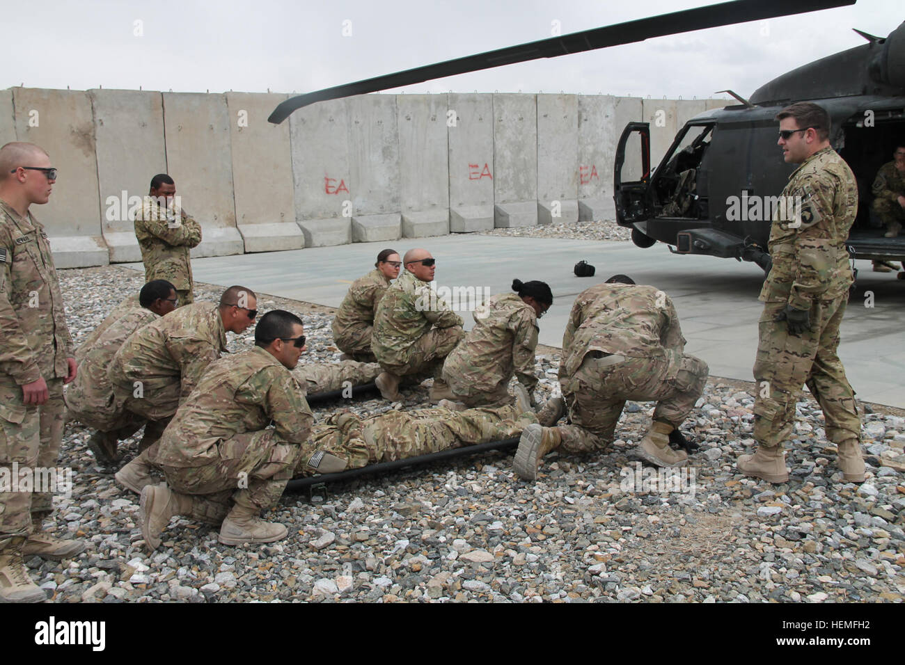 U.S. Soldiers with Distribution Platoon, Delta Company, 6th Squadron ...