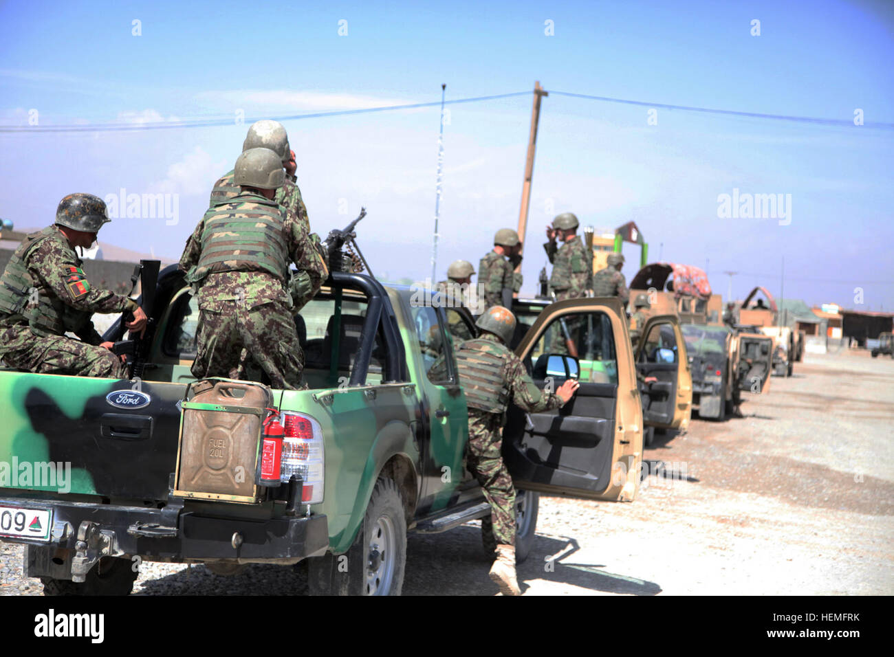 Afghan National Army soldiers with the 4th Infantry Brigade quick ...