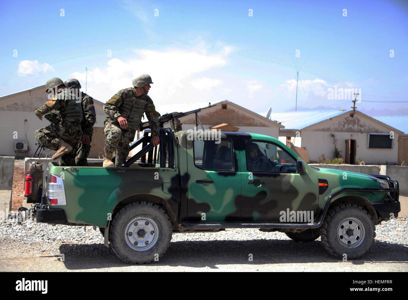 Afghan National Army soldiers with the 4th Infantry Brigade quick ...