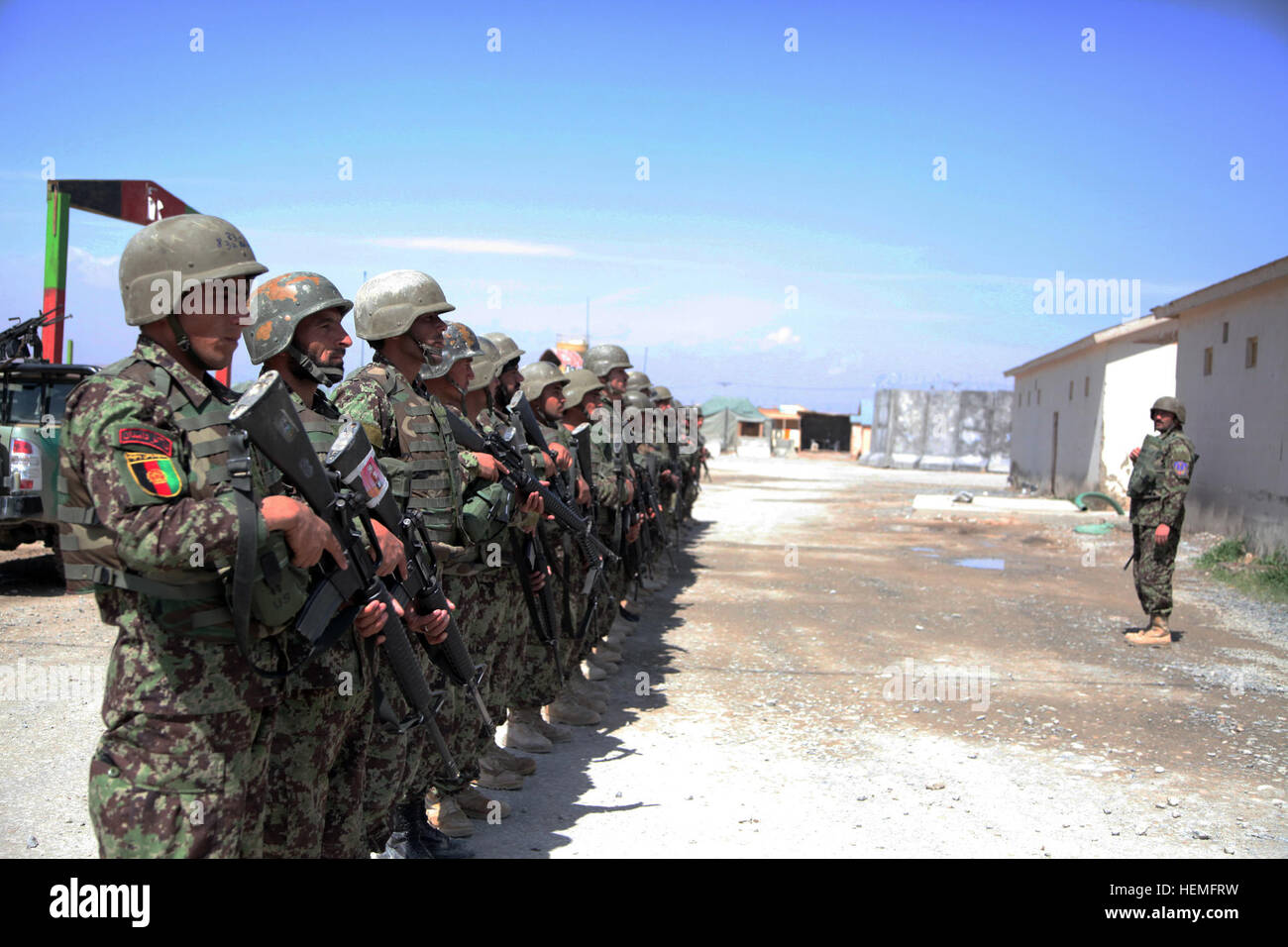 Afghan National Army soldiers with the 4th Infantry Brigade quick ...