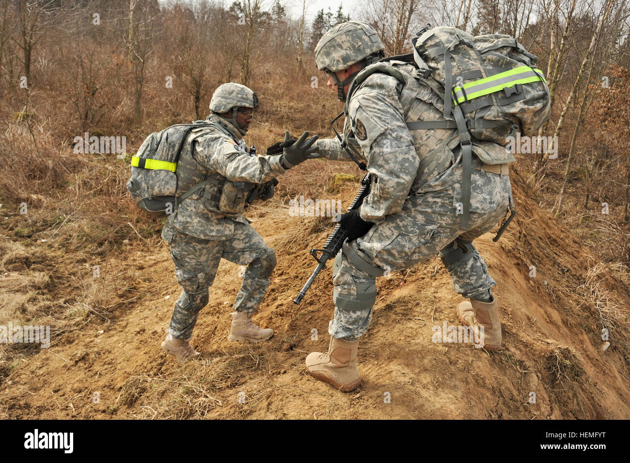 U.S. Soldiers with 615th Military Police (MP) Company, 709th MP ...