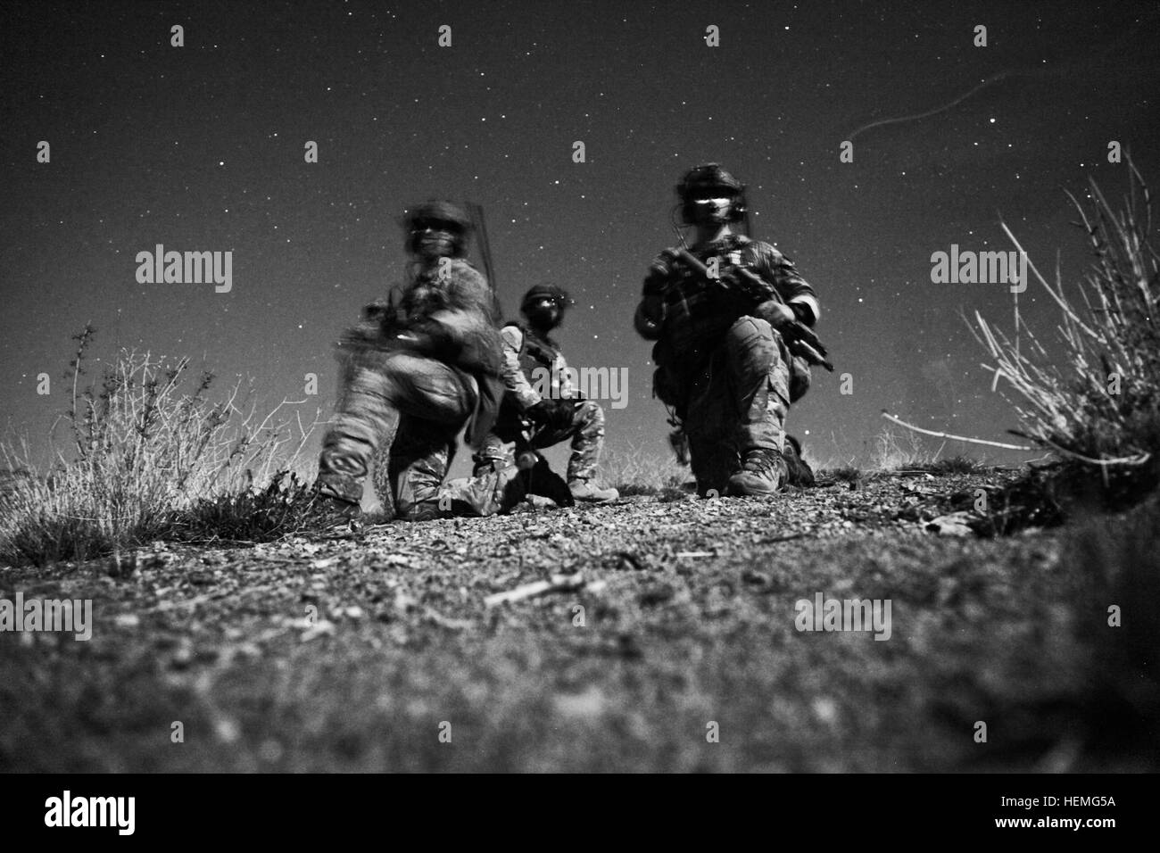 Ak 47 taliban Black and White Stock Photos & Images - Alamy