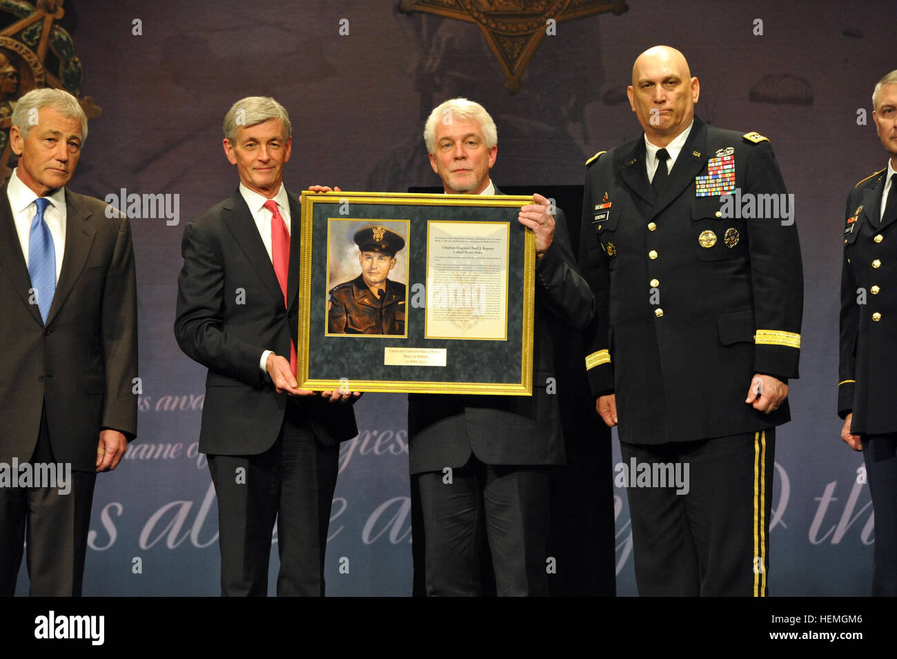 From left, Defense Secretary Chuck Hagel, Secretary of the Army John ...