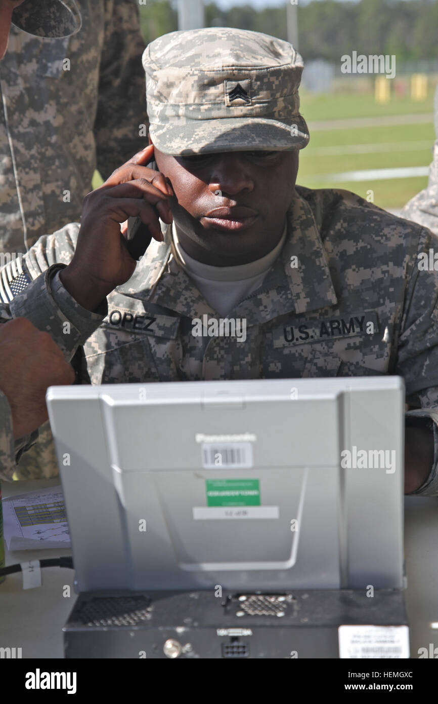 1 2 hawkeye light antenna system hi-res stock photography and images ...