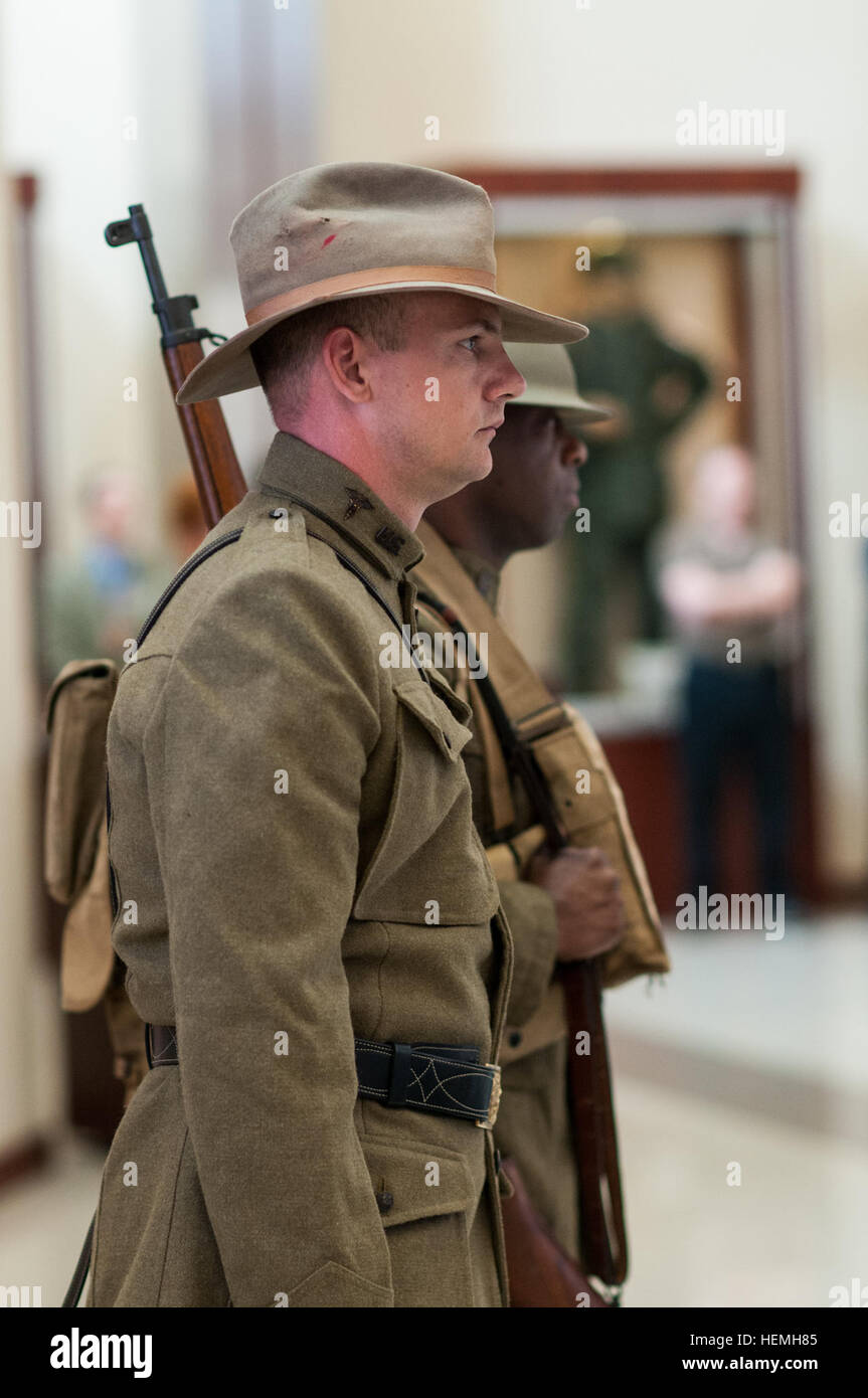 U.S. Army Reserve Command Soldiers, dressed in period uniforms ...