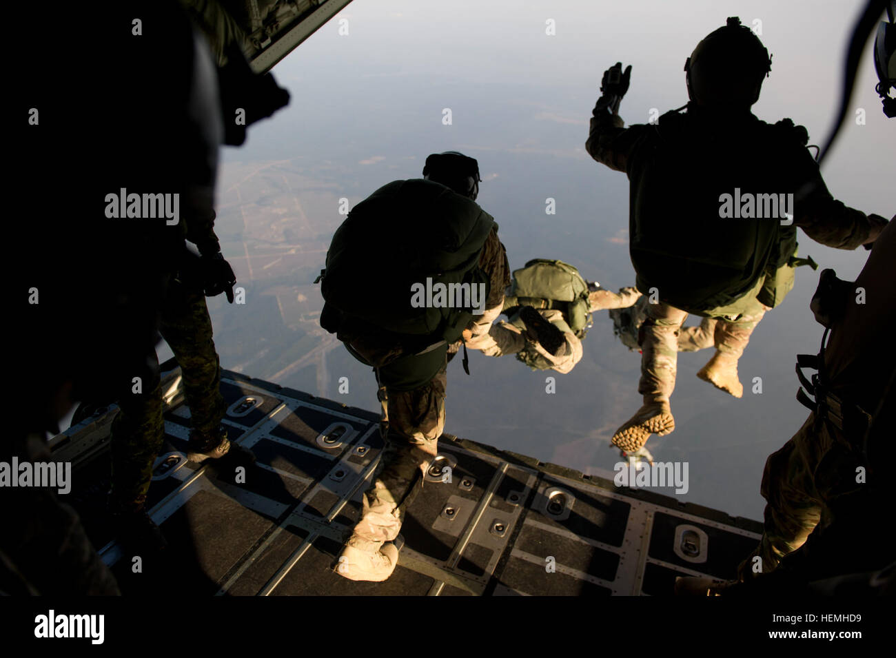 Special operations jumpers from the Canadian Special Operations ...