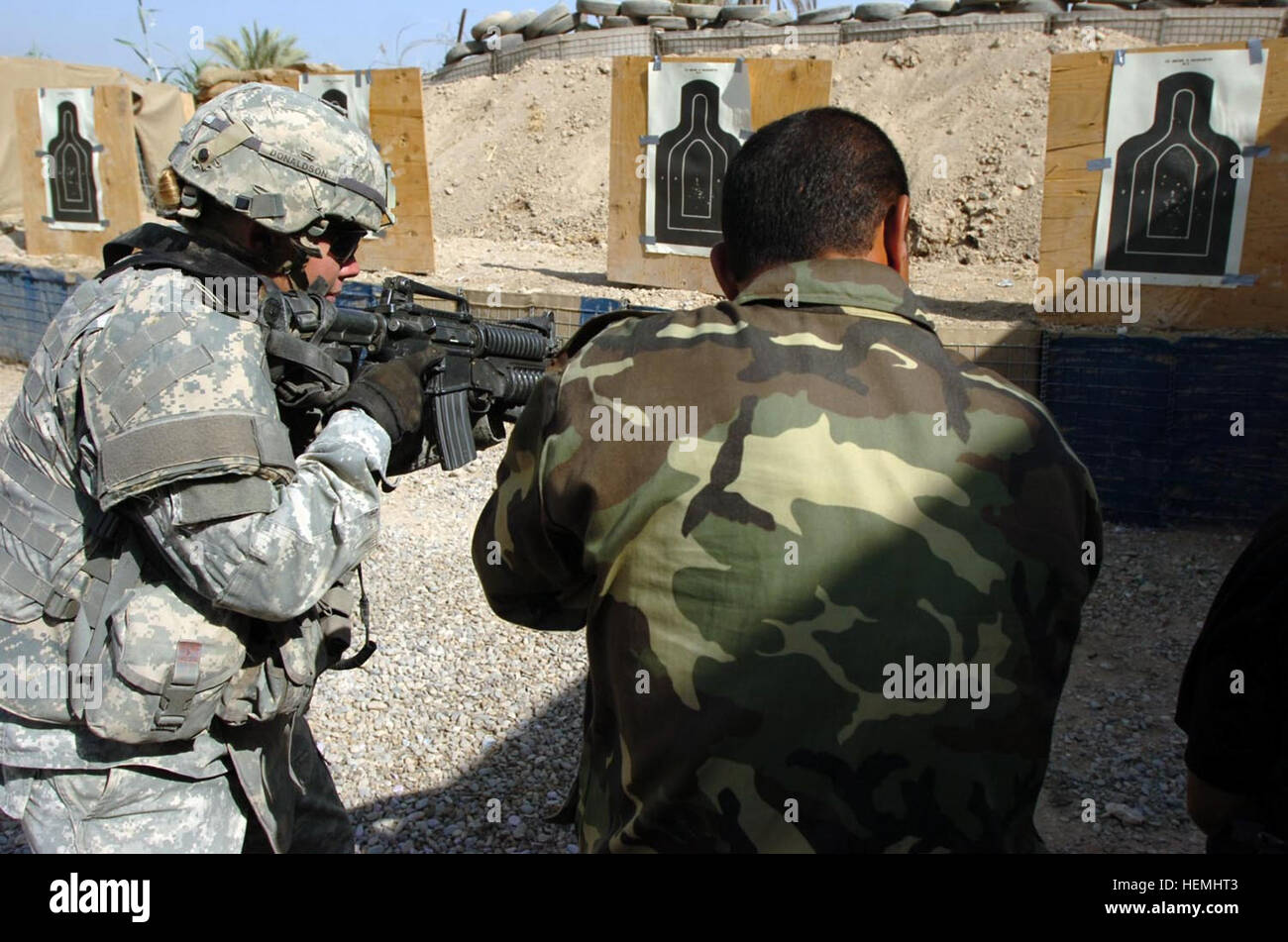 Iraqi military police practice hi-res stock photography and images - Alamy