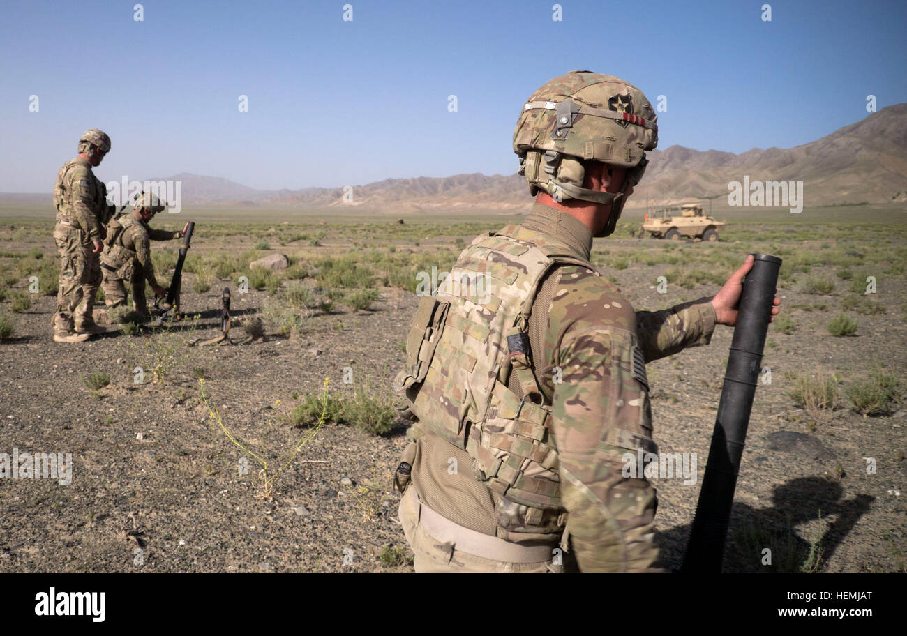 U.S. Army soldiers from Arrow Troop, 2nd Squadron, 1st Cavalry Regiment ...