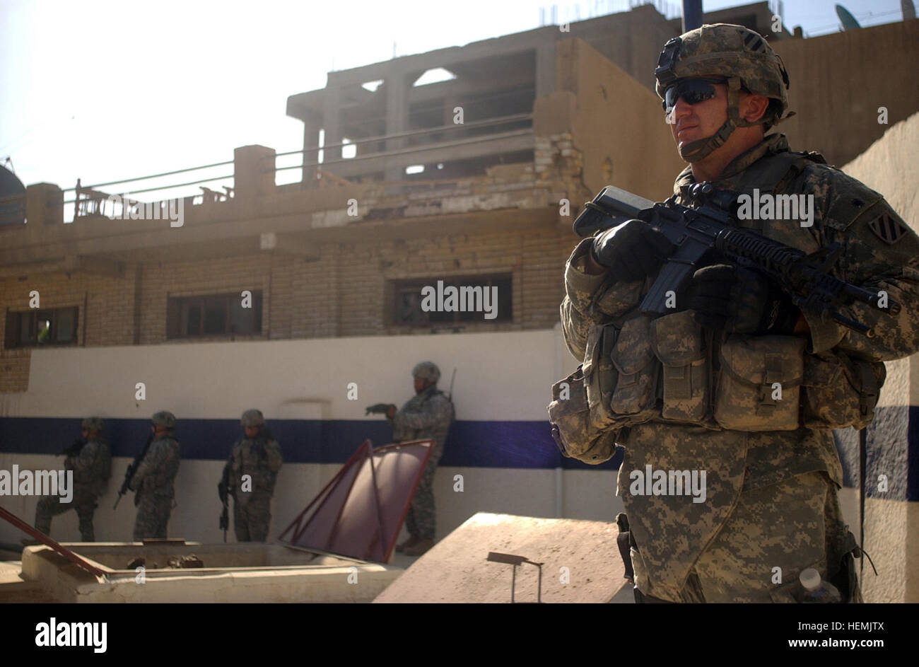 U.S. Army Soldiers from 3rd Squadron, 7th Cavalry Regiment, 3rd ...