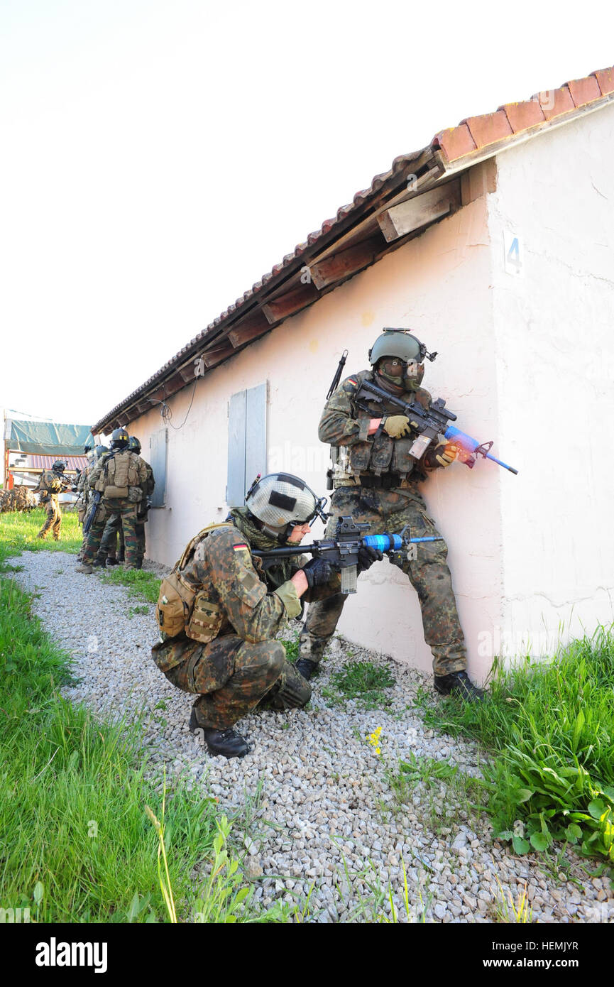 Multinational students attending the International Special Training ...