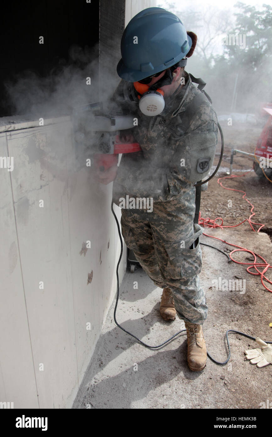 U.S. Army soldiers with the 107th Field Support Company, Wisconsin ...