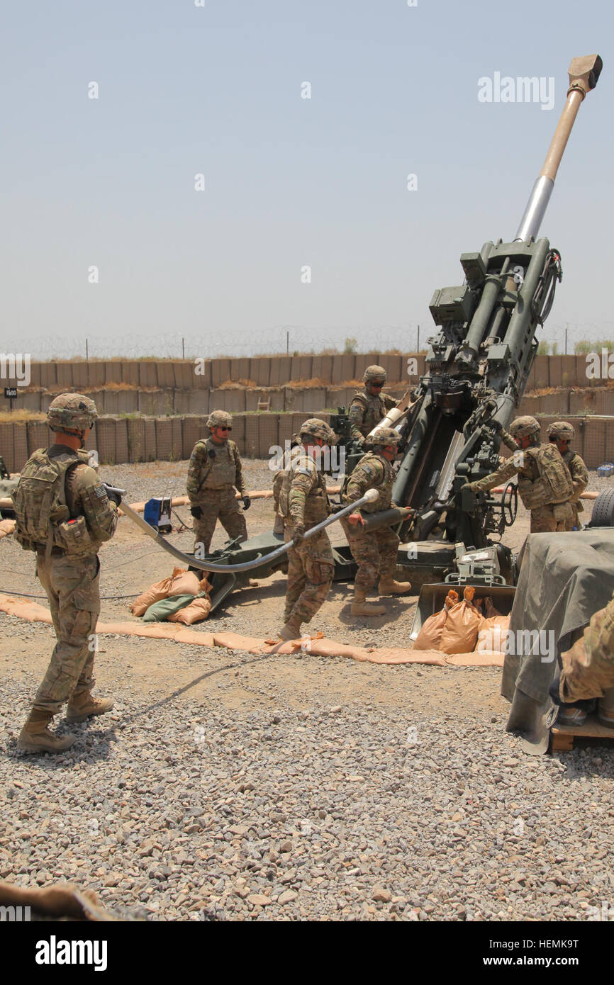 U.S. Army soldiers with 4th Battalion, 320th Field Artillery Regiment ...