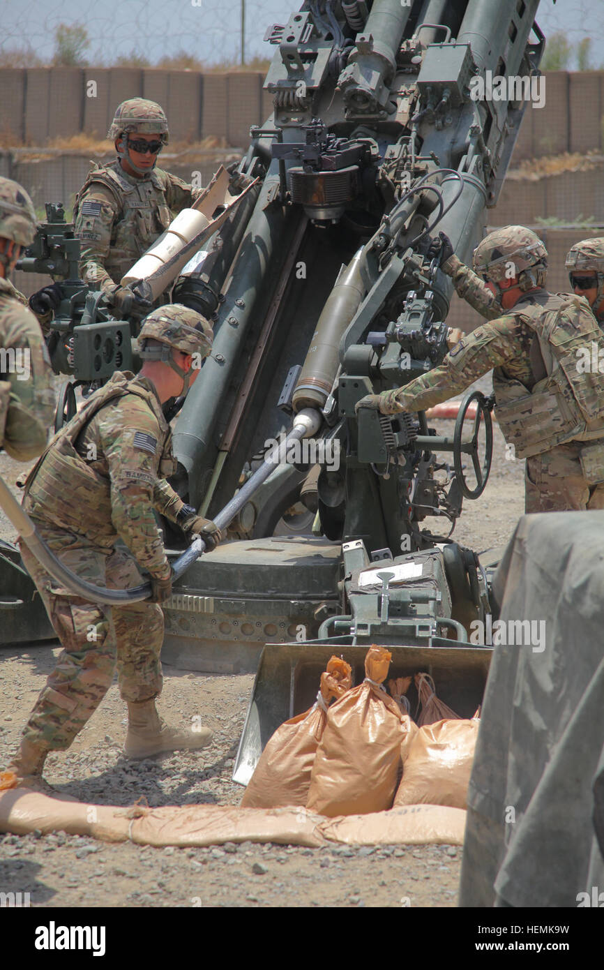4th battalion of the 320th field artillery regiment hi-res stock ...