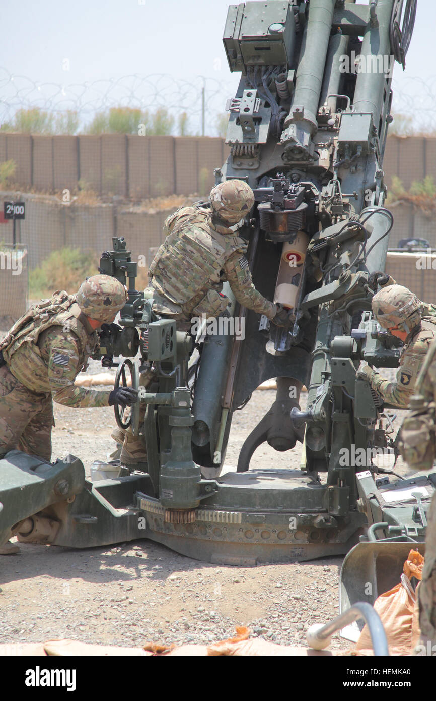 U.S. Army soldiers with 4th Battalion, 320th Field Artillery Regiment ...