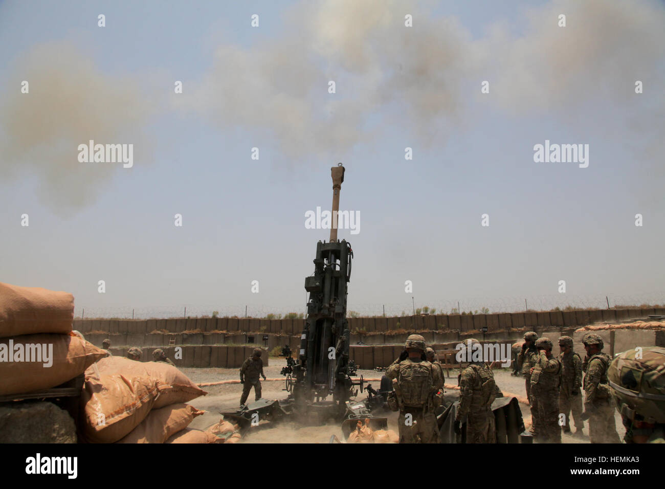 U.S. Army soldiers with 4th Battalion, 320th Field Artillery Regiment ...