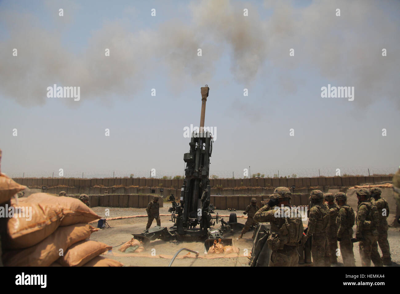 U.S. Army soldiers with 4th Battalion, 320th Field Artillery Regiment ...