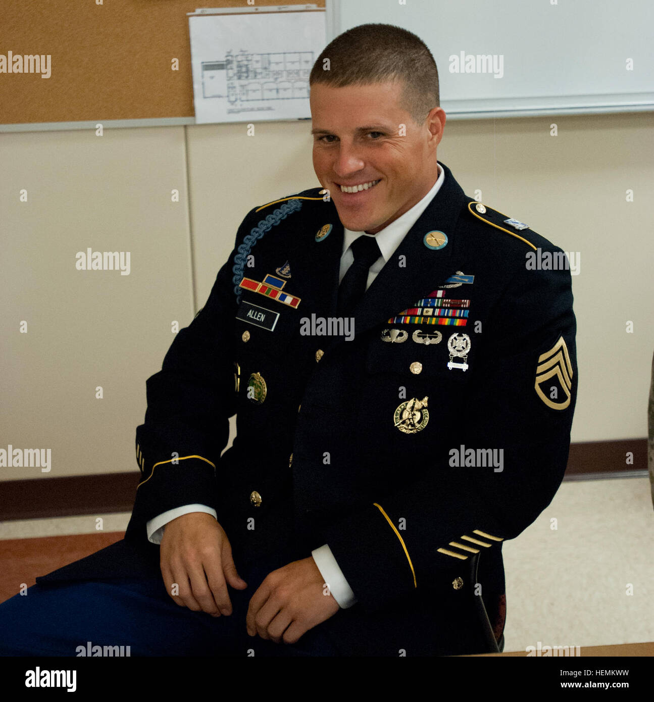 2013 army reserve best warrior competition hi-res stock photography and ...