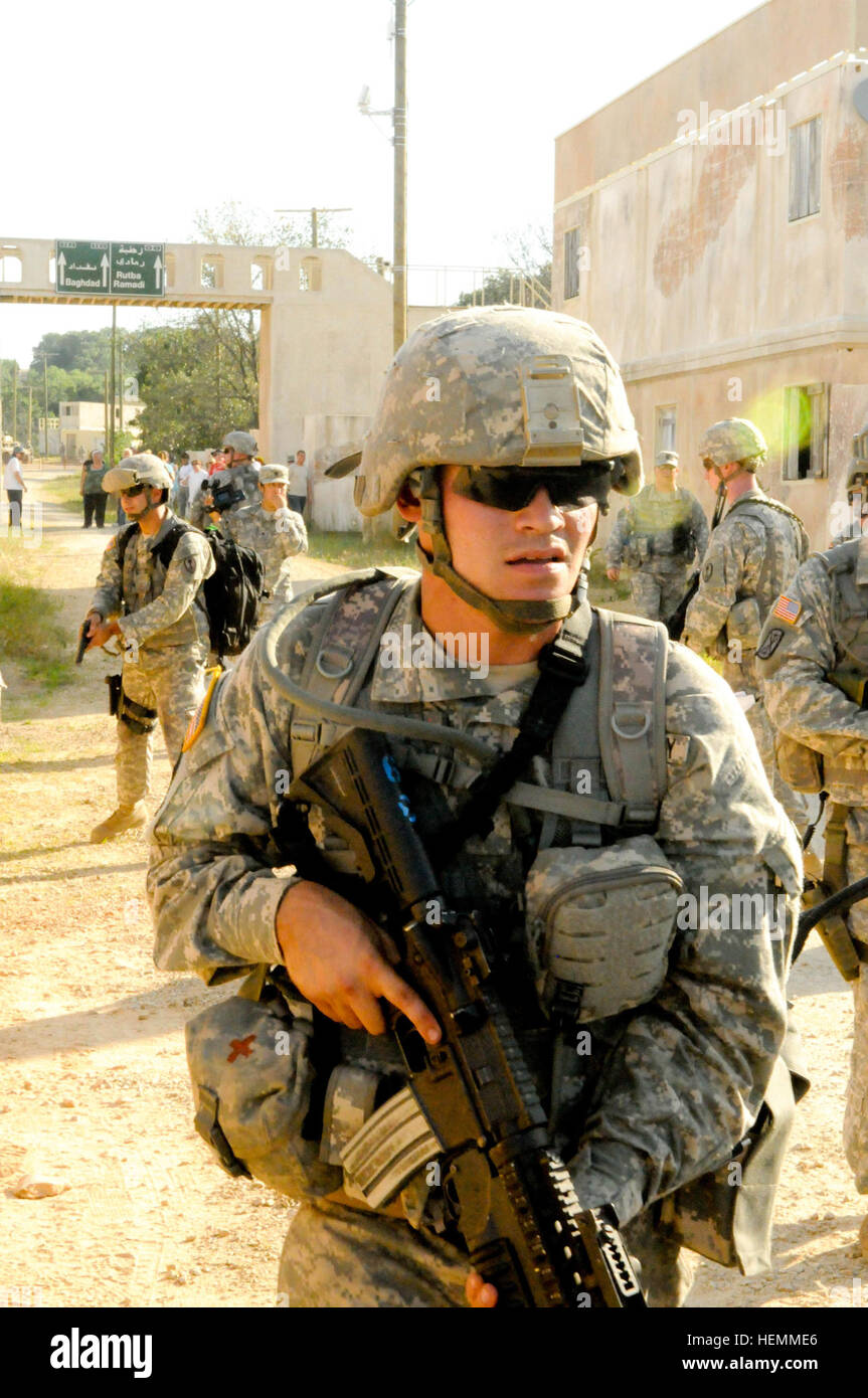 354th military police company hi-res stock photography and images - Alamy