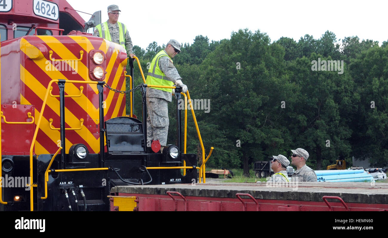 Railcars at seaport hi-res stock photography and images - Alamy