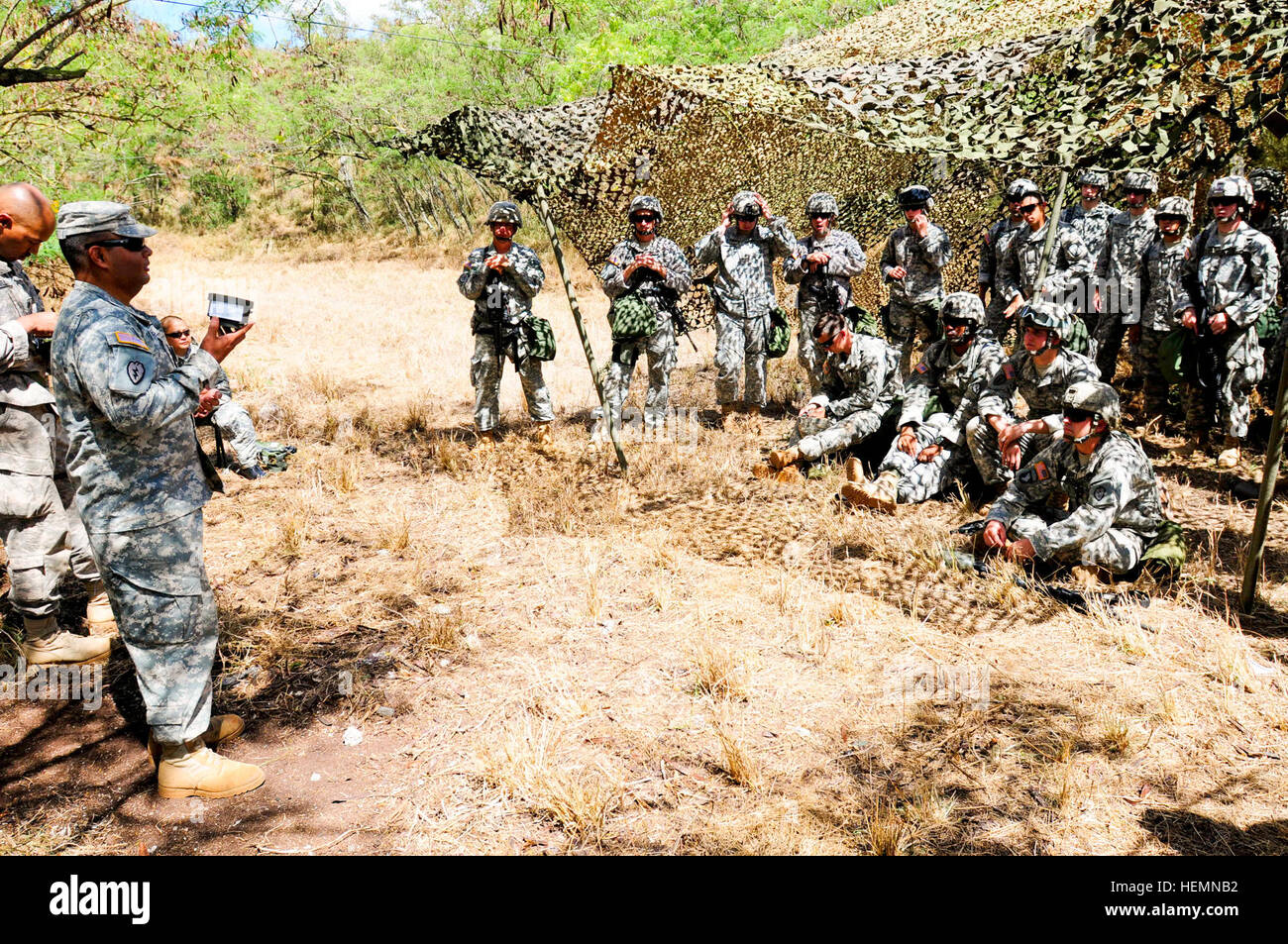 Soldiers from 3rd General Support Aviation Battalion, 25th Aviation ...