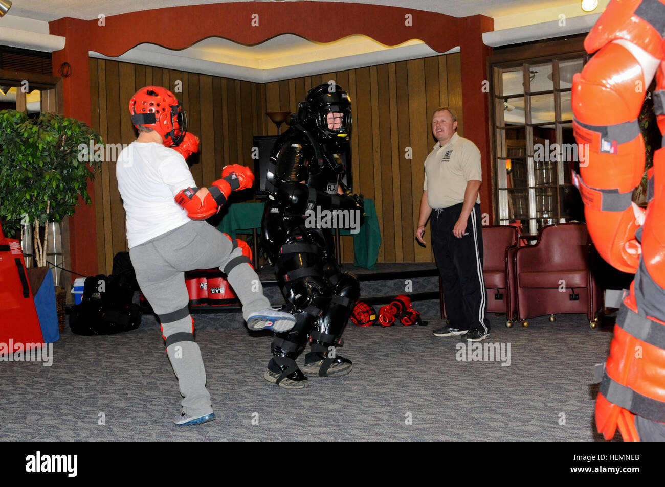 Female paratroopers with the 4th Infantry Brigade Combat Team (Airborne ...