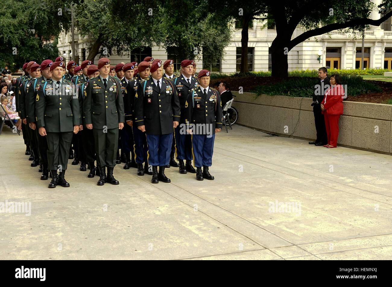 Members of the 2nd Battalion, 325th Airborne Infantry Regiment, 2nd ...