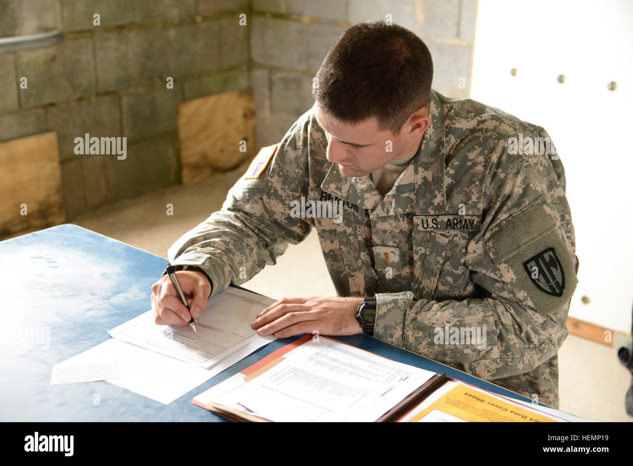 U.S. Army 2nd Lt. Beau Benton of O'Fallon, Ill., assigned to 709th ...