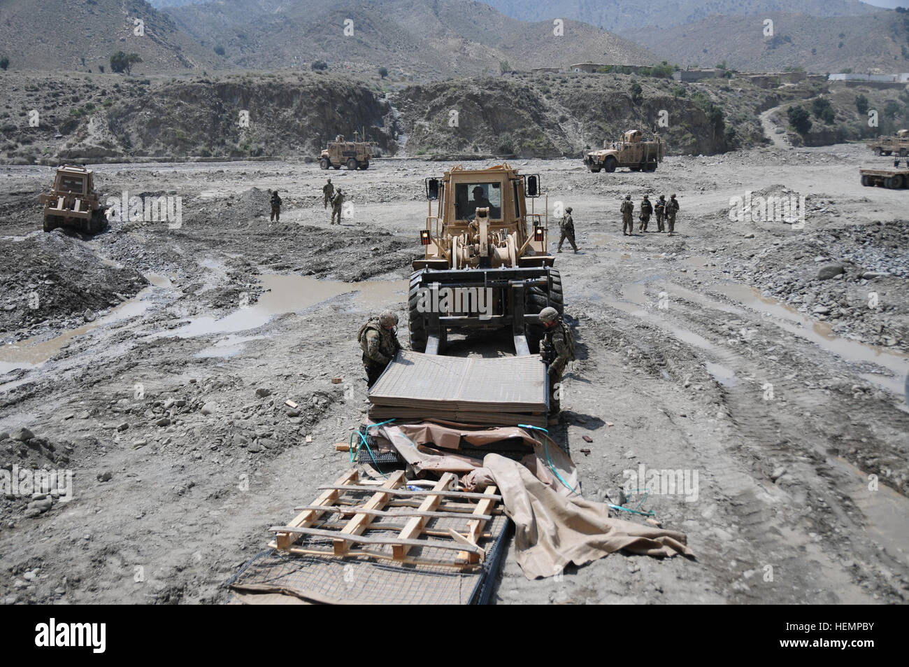 Engineers from the 617th Engineer Company, 864th Engineer Battalion ...