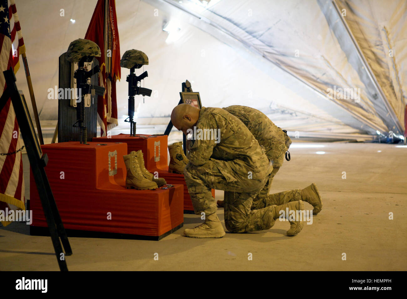 U. S. Soldiers with the 40th Mobility Augmentation Company, 8th ...