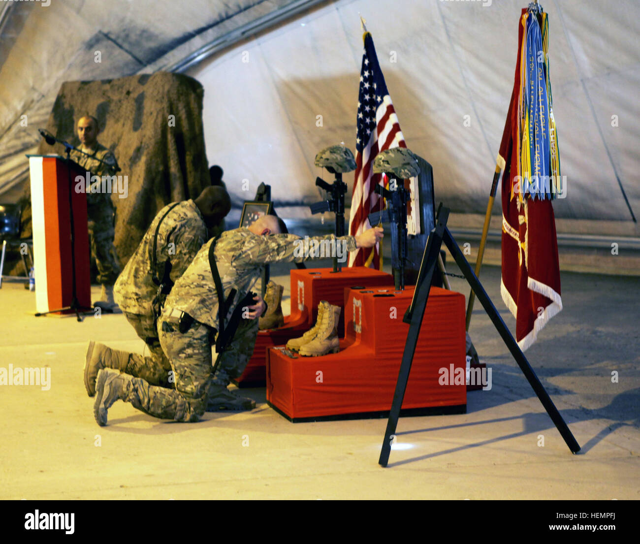 U. S. Soldiers with the 40th Mobility Augmentation Company, 8th ...