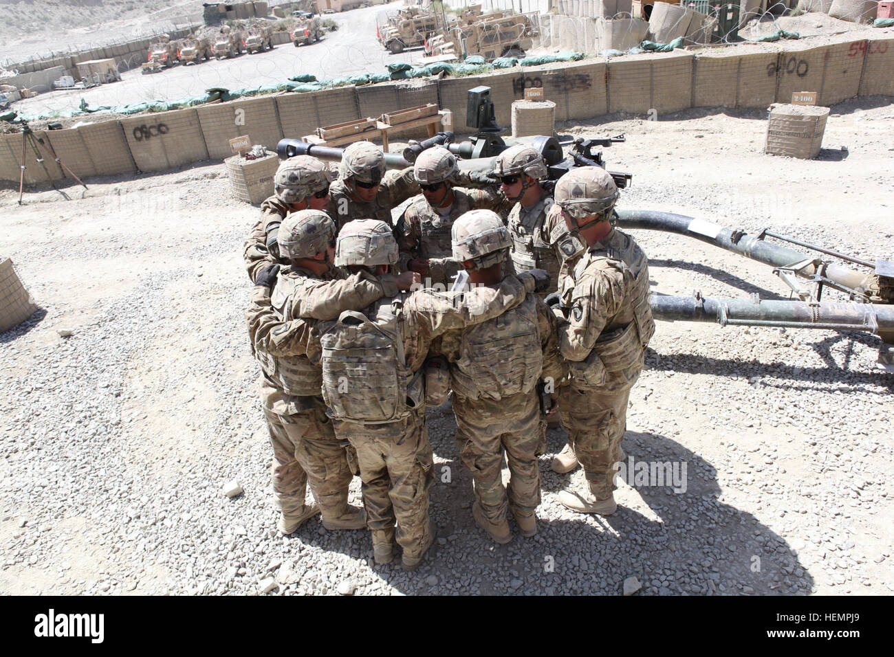 U.S. Soldiers from 6th platoon (Lost Boys), Battery B, 4th Battalion ...