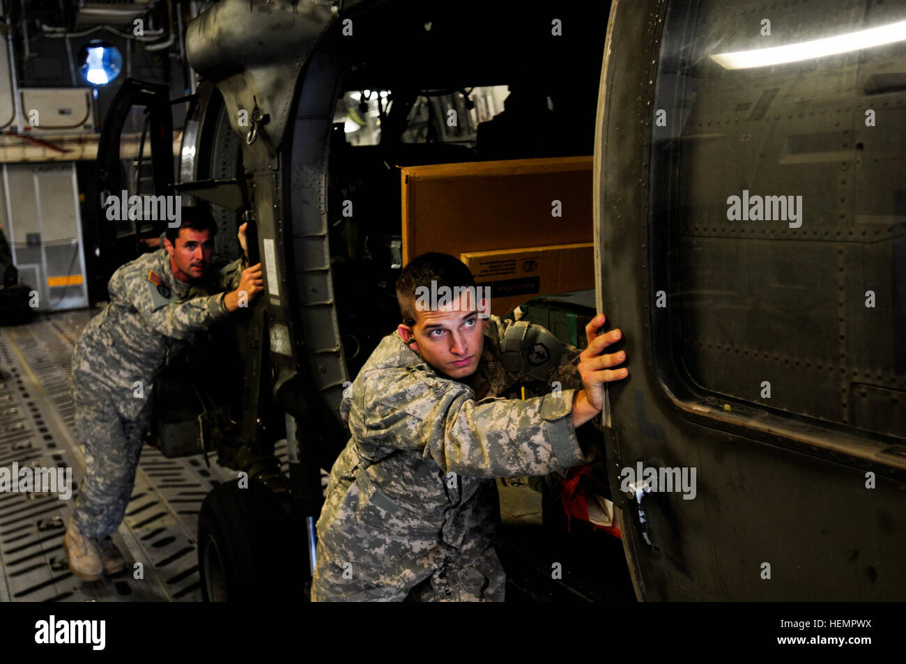 U.S. Soldiers with the 25th Combat Aviation Brigade, 25th Infantry ...