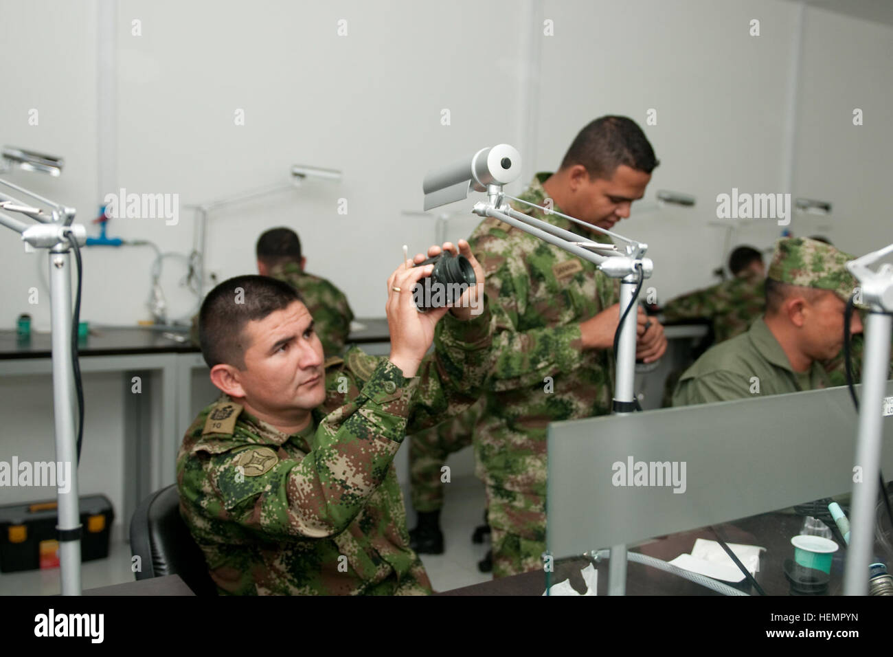 South Carolina Army National Guard maintenance soldiers work with ...