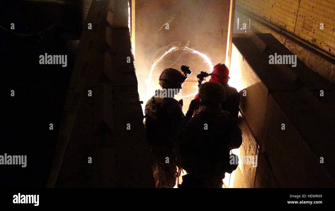 Soldiers from Company B, 1st Battalion, 6th Infantry Regiment, 2nd ...
