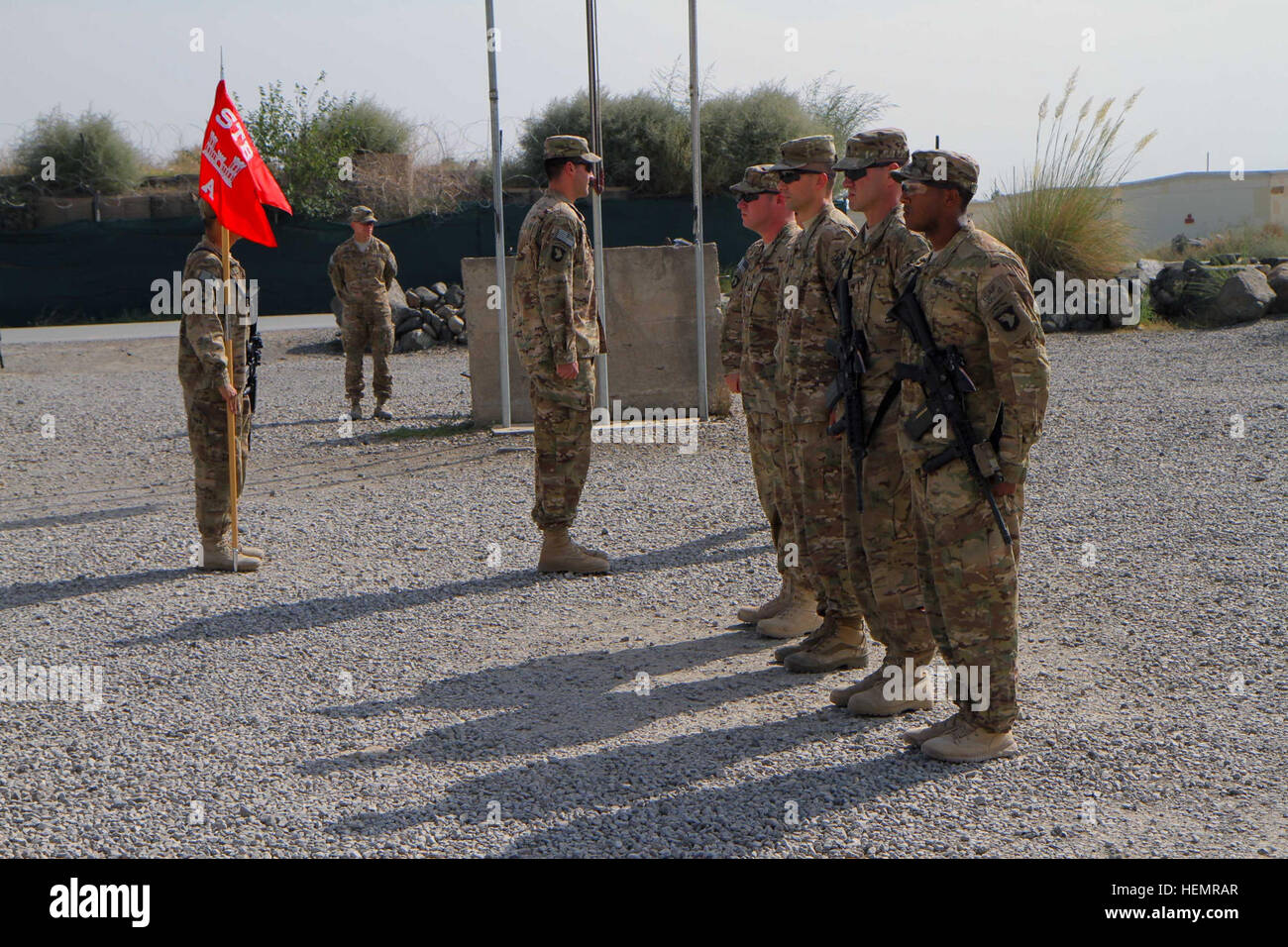U.S. Army soldiers with the 4th Brigade Special Troops Battalion, 4th ...