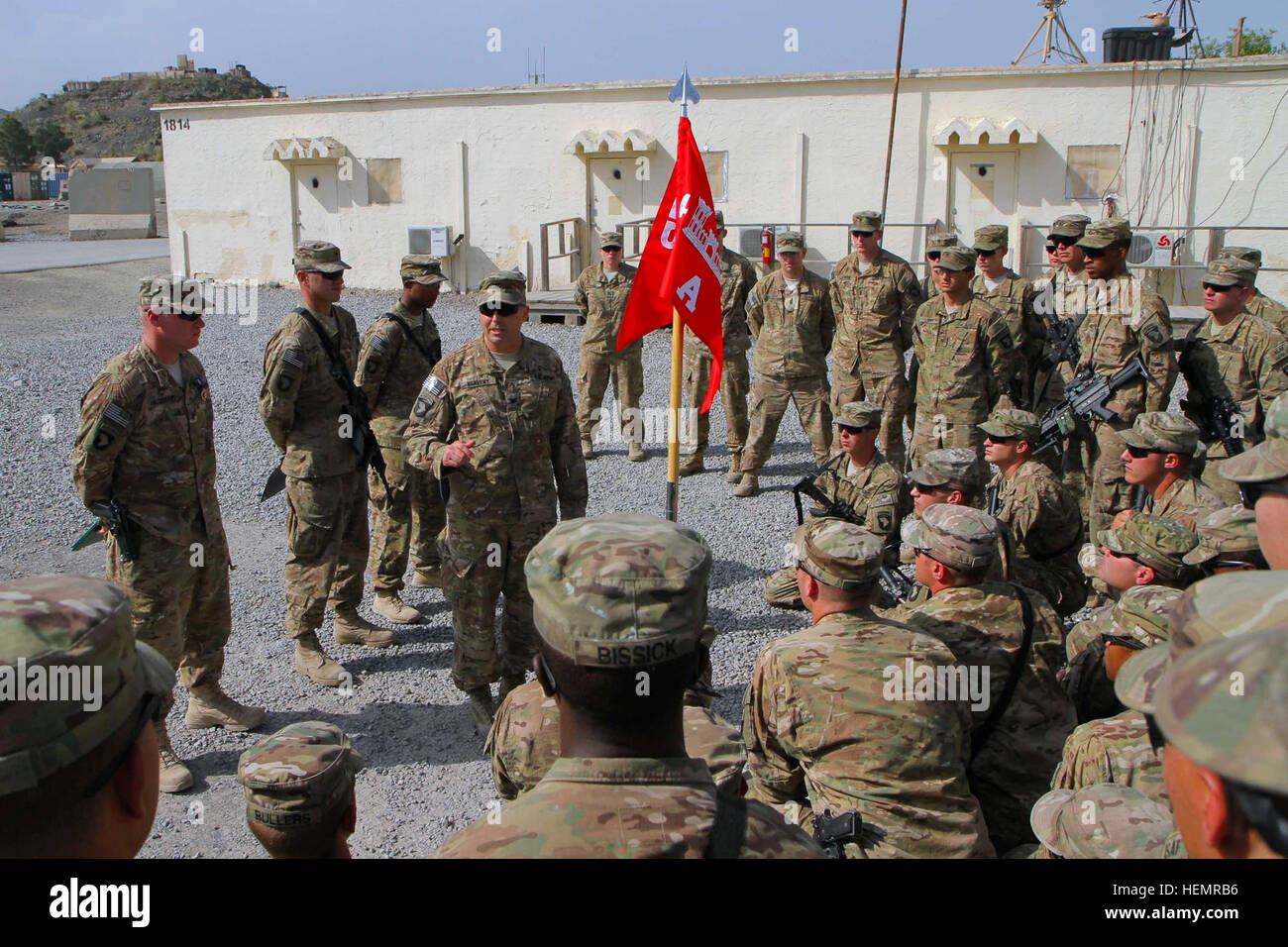 U.S. Army soldiers with the 4th Brigade Special Troops Battalion, 4th ...