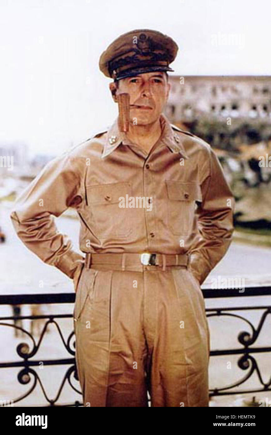 Douglas MacArthur smoking his corncob pipe Stock Photo - Alamy