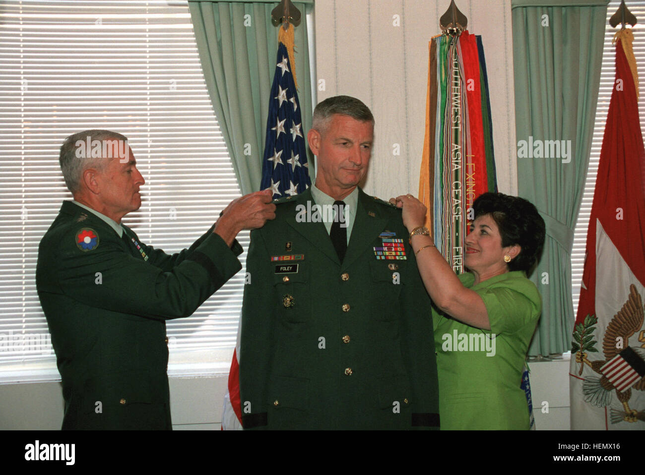 GEN Dennis J. Reimer, Army Chief of Staff (left), pins lieutenant ...